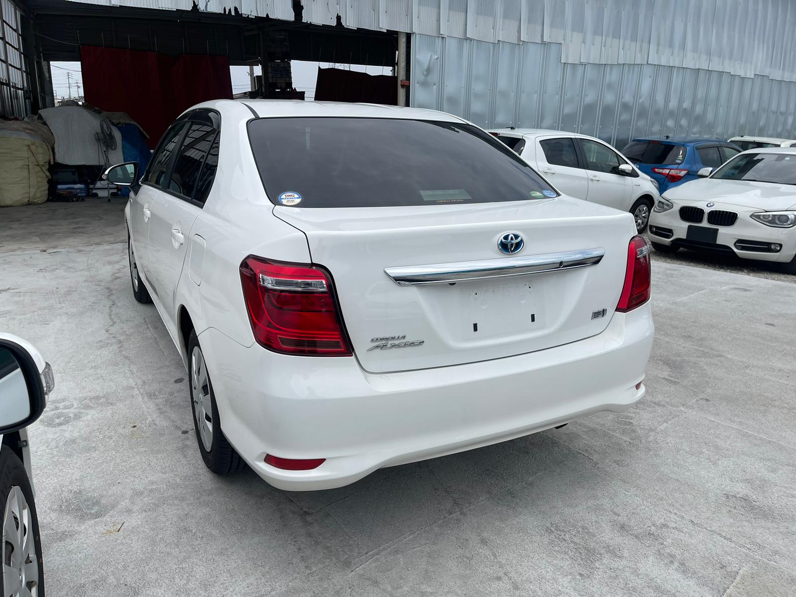 Toyota Axio Hybrid – 2015 – Auto Waves